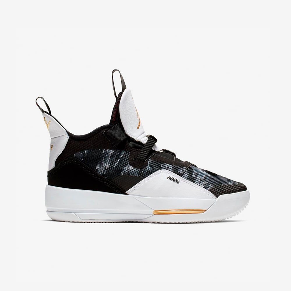 AJ XXXIII (GS), Black/Metallic Gold-White-University Red купить в ...